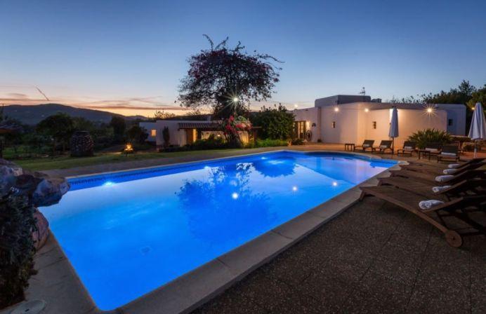 Cala Pada Ibiza, heerlijk familiestrand bij Santa Eularia